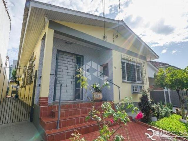 Casa 122m² ótima localização, bairro JD Itú em Porto Alegre