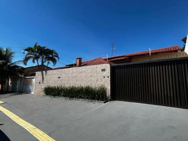 Casa 129m² no Parque Anhanguera – 3 Quartos | 1 Suíte