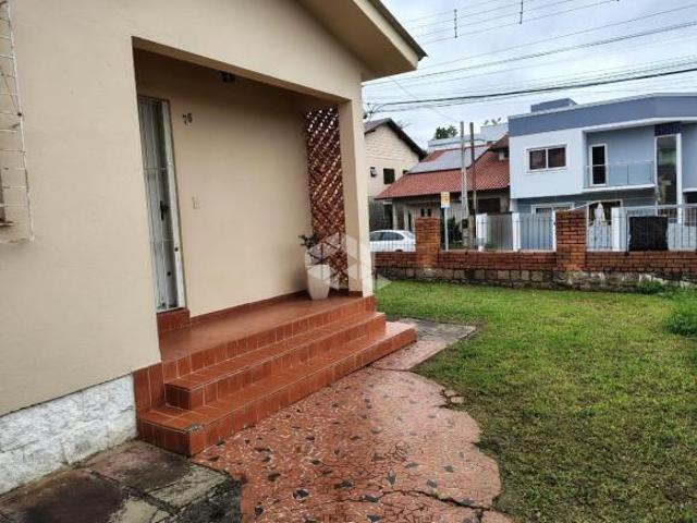 Casa 130m², 03 dormitórios, 02 vagas, no Bairro Nossa Senhora das Graças, em Canoas