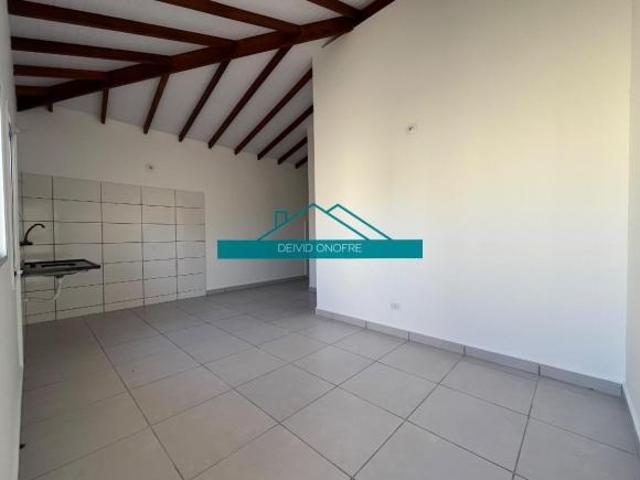 Casa 1 Dormitório em Caraguatatuba Quintal Privativo Ótima Oportunidade