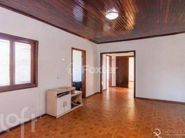 Casa, 1 dormitórios, 230 m², em Farrapos