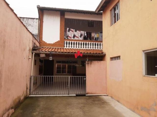 Casa 1 dormitorios, sala, cozinha, ban