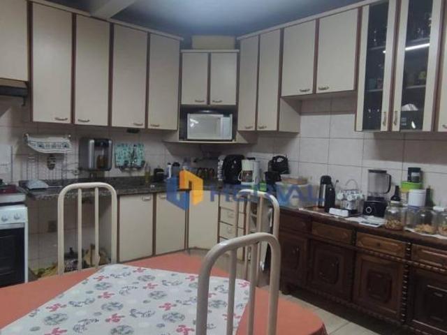 Casa 1 suíte + 3 quartos com Piscina à venda, 275 m² por R$ 990.000 Vila Morangueira Maringá/PR