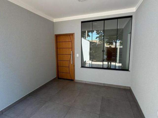CASA 1 SUÍTE E 2 QUARTOS NO CONJUNTO REQUIÃO EM MARINGÁ PR