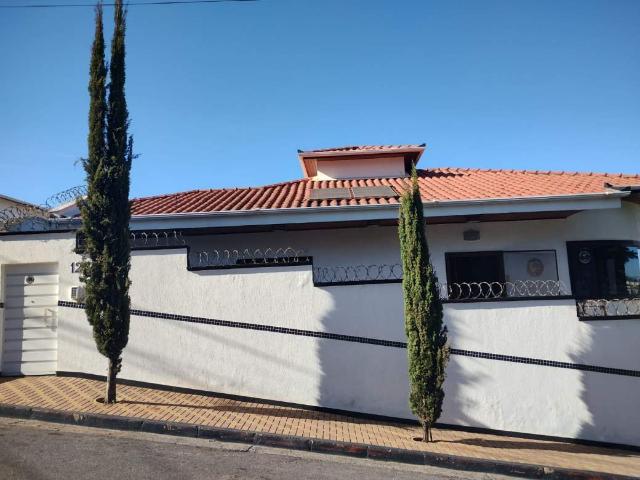 CASA 248m² R$ 6.900,00