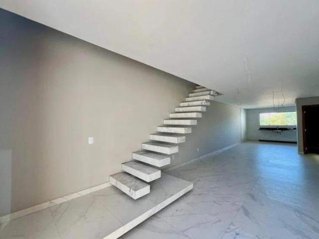 Casa 250m² construído 03qt 03 suítes varanda 03 vg. $1.3Mi