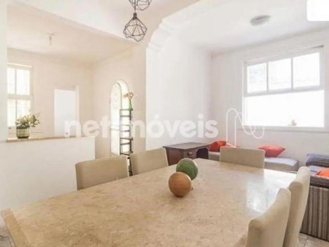 Casa 250m²  no Lourdes – Ideal para Fins Comerciais ou Residenciais