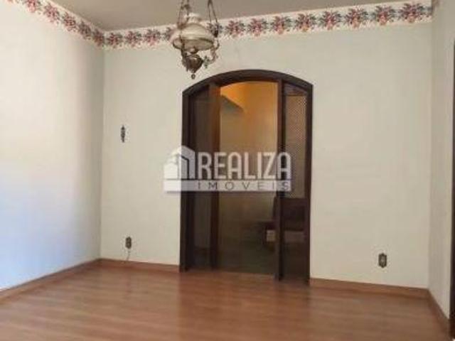 Casa para venda e aluguel em Vila Olímpica, Uberaba
