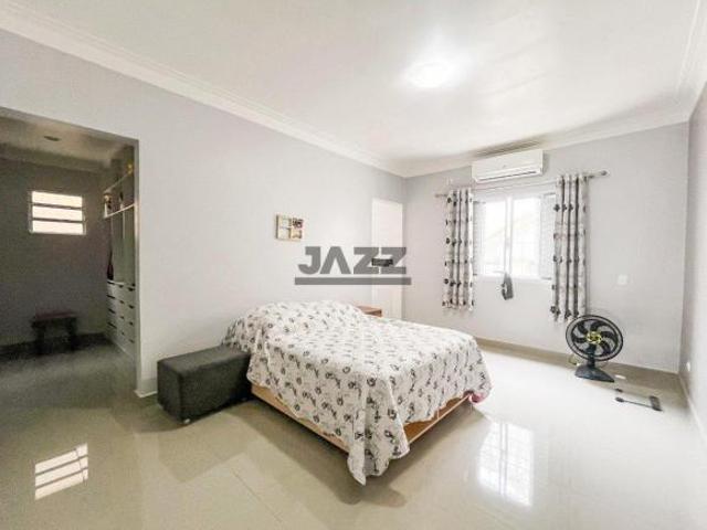Casa 270m² 3 dormitórios suíte 2 vagas Jardim Torrão de Ouro