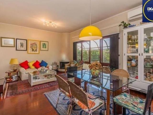 Casa 279m² 4 dormitórios, 3 vagas no bairro Santa Tereza