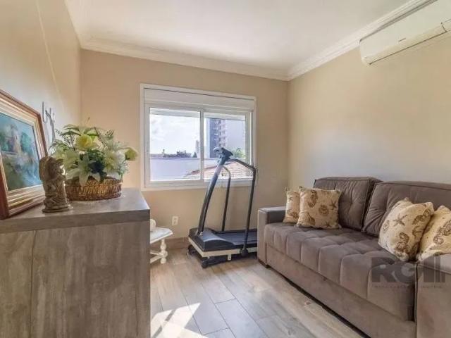Casa 280m² 3 dormitórios, 1 suíte, 2 vagas no bairro Jardim Itú