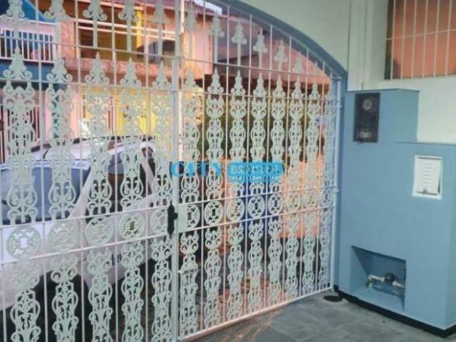 Casa 200m²com 3 Dormitórios sendo um suíte e Vaga de garagem