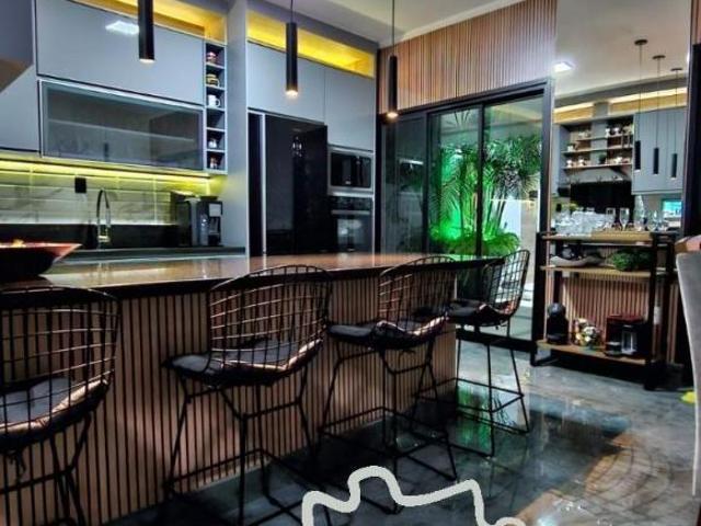 CASA 207M² EM ÓTIMA LOCALIZAÇÃO NO VITÓRIA VALE EM CAÇAPAVA !