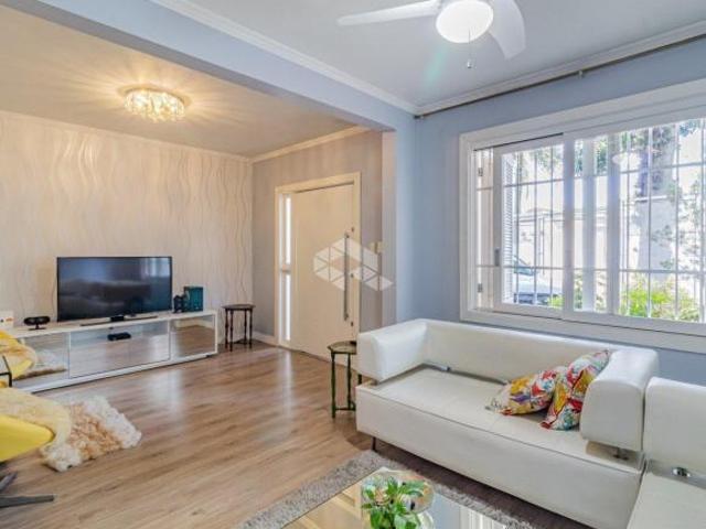 Casa 204m² semi mobiliada. Bairro Passo das Pedras