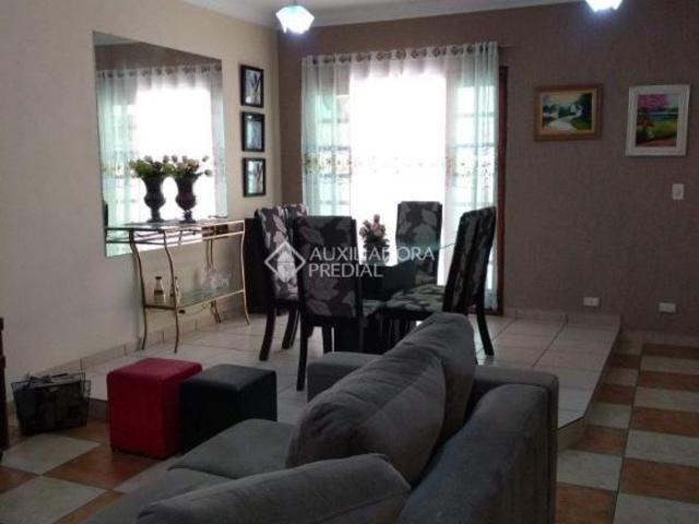 Casa 205m², 3 quartos, 1 suíte no Parque São Vicente em Mauá