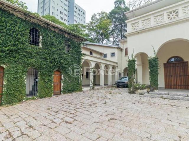Casa, 20 dormitórios, 3884 m², em Vila Albertina