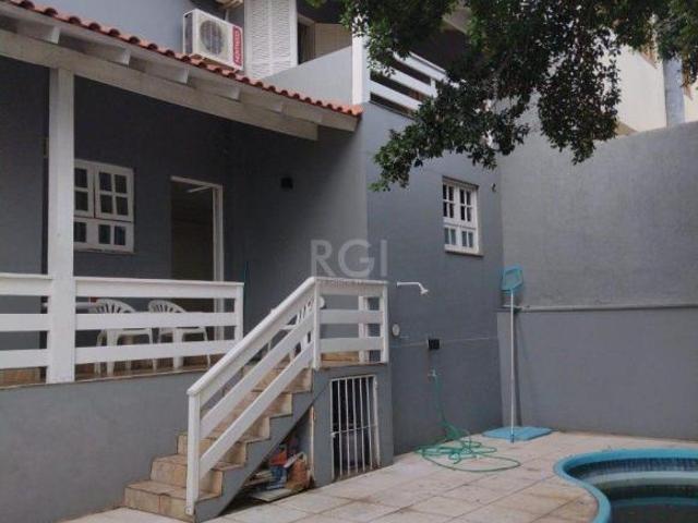Casa 210m², 3 dormitórios, sendo 1 suites, 2 vagas Mario Quintana, Porto Alegre/RS