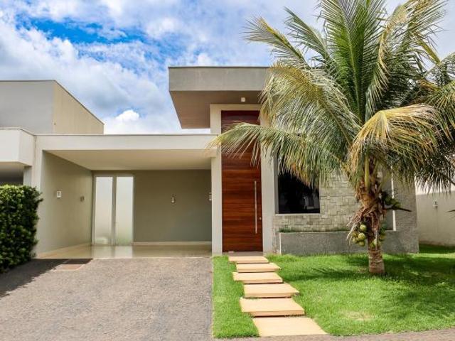 Casa 215m² no Portal do Sol Green — Residencial Goiânia Golfe Clube | 3 Quartos, 3 Suítes