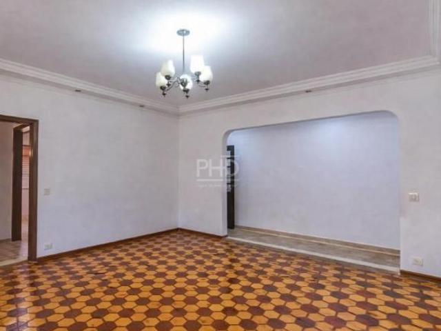 Casa 220m² no Rudge Ramos – 3 Dorms 1 Suíte, Quintal com Churrasqueira, Salão de Festas e 5 a 8 Va
