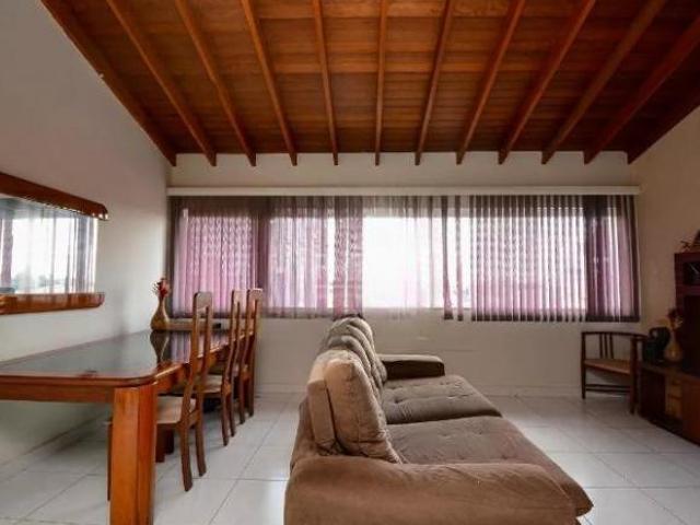 Casa 233m2 com 4 suítes e 4 vagas de garagem Bairro Nova Petrópolis em São Bernardo do Campo/SP