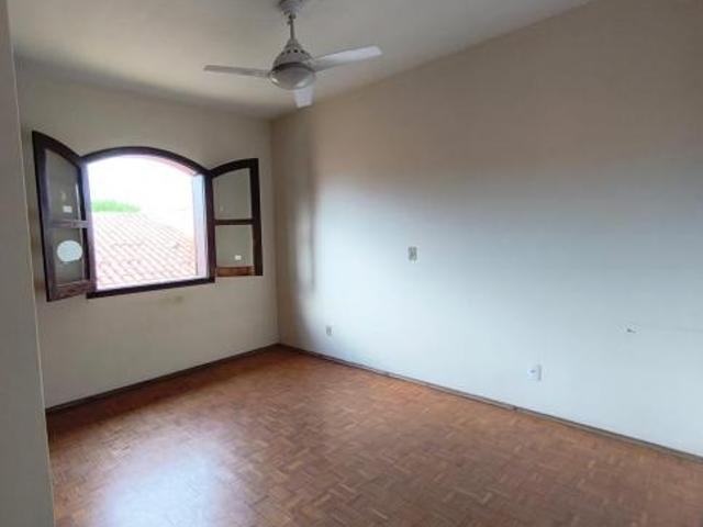 Casa com 7 quartos 230m² no Jardim Santa Genebra