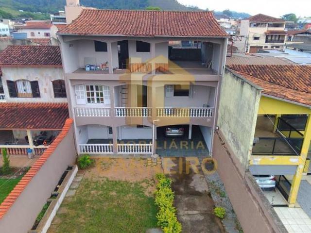 Casa 2 andares, 5 quartos, atende tanto Residencial ou Comercial !