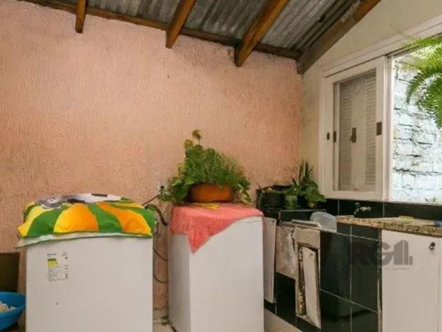 Casa 2 dormitórios no bairro Cristal