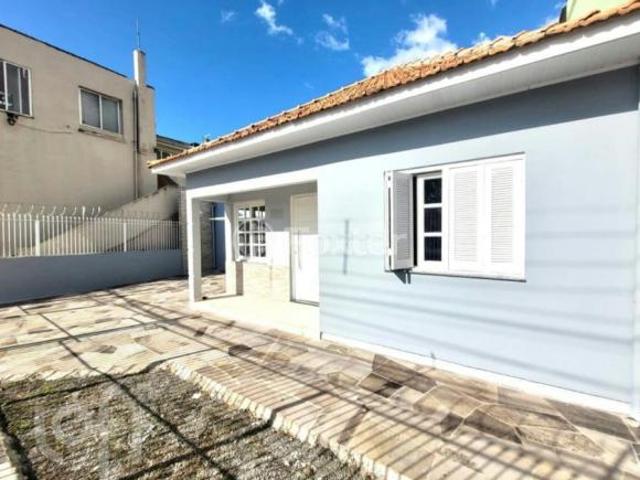 Casa, 2 dormitórios, 104.5 m², em Centro