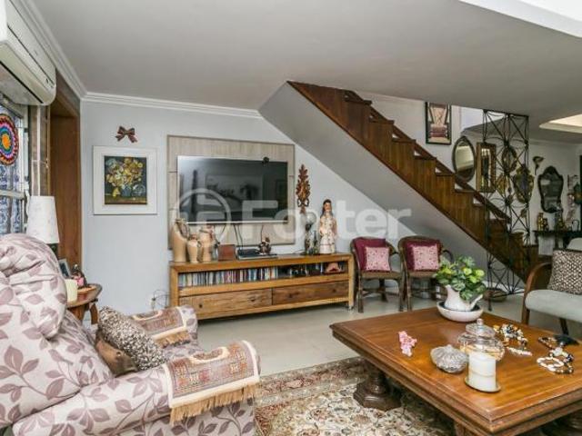 Casa, 2 dormitórios, 180 m², em Cidade Baixa