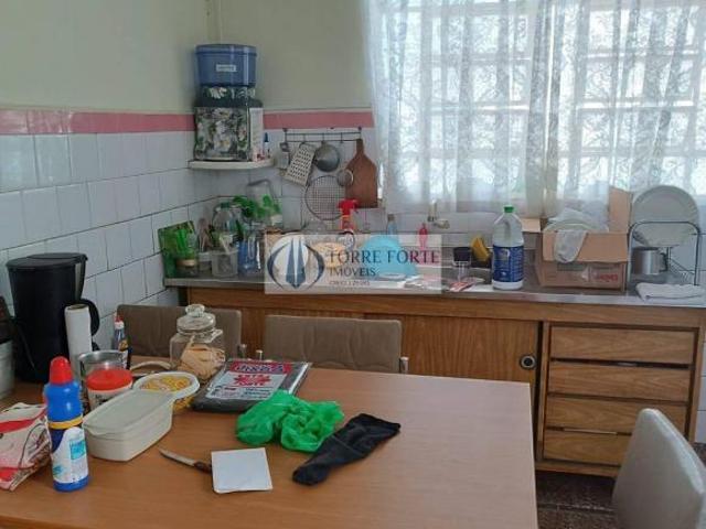 Casa 2 dormitórios, 1 banheiro e 4 vagas no Jardim Fernandes