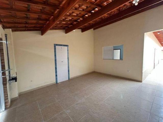 CASA 2 DORMITORIOS 1 SUITE LADO PISTA FINANCIAMENTO MONGAGUA
