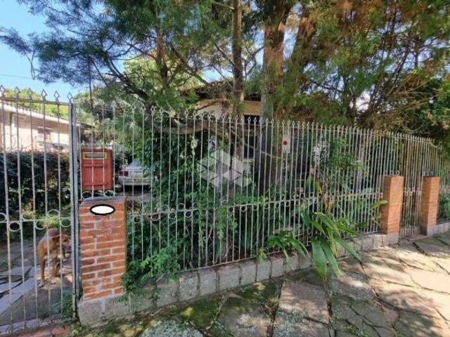 Casa 2 Dormitórios, 1banheiro e 2 Vagas