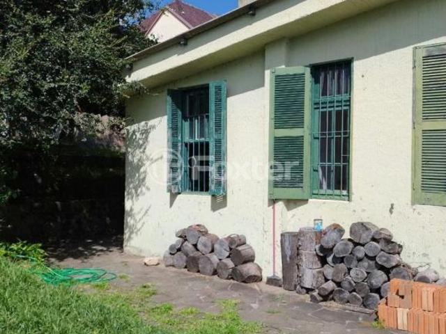 Casa, 2 dormitórios, 213.39 m², em Menino Deus