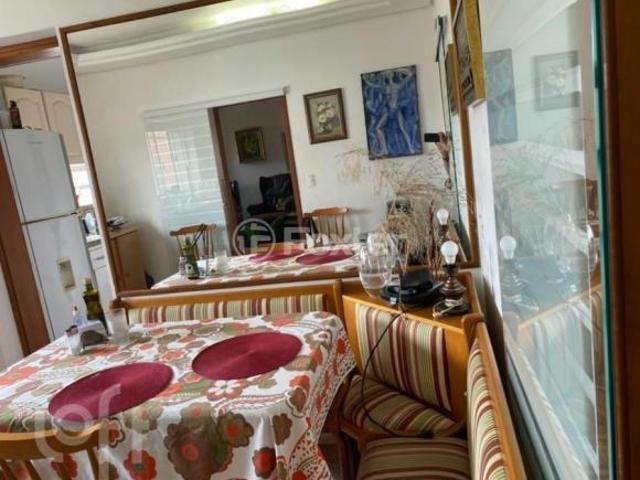 Casa, 2 dormitórios, 246.56 m², em Cascata