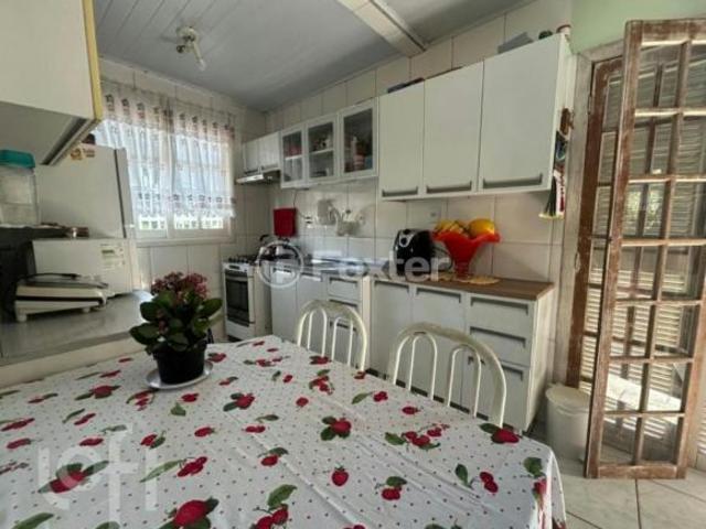 Casa, 2 dormitórios, 250 m², em Vila Veranópolis