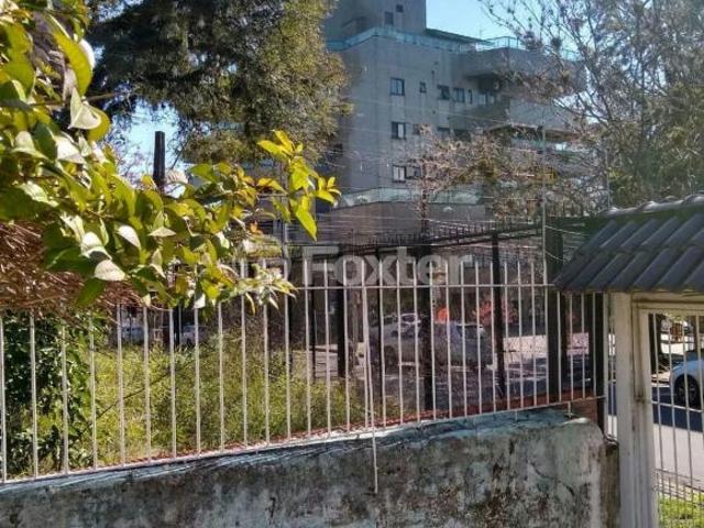 Casa, 2 dormitórios, 280 m², em Menino Deus