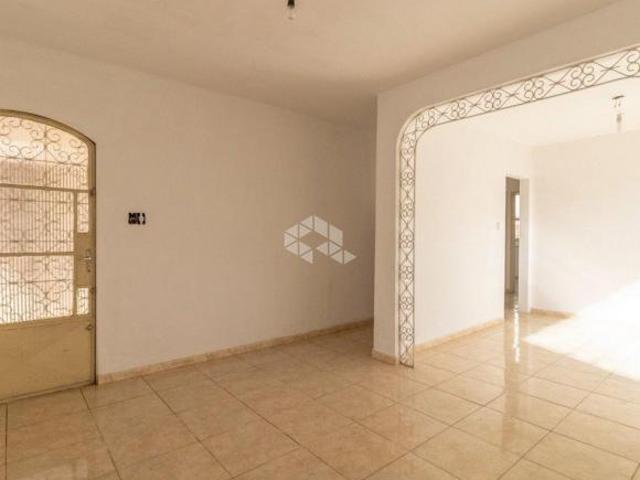 Casa / 2 Dormitórios / 2 Vagas / Sarandi / Porto Alegre