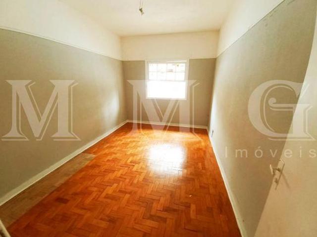 casa, 2 dormitórios, 2 banheiros, 2 vagas, sala ampla, entrada lateral