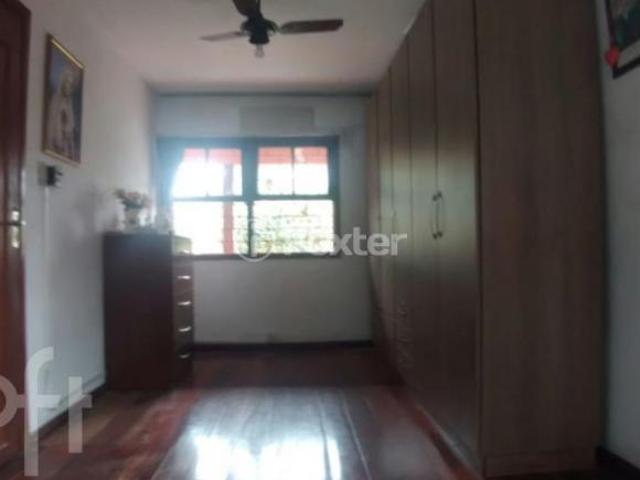 Casa, 2 dormitórios, 305.25 m², em Tristeza