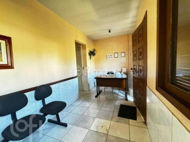 Casa, 2 dormitórios, 350.22 m², em Morro Santana