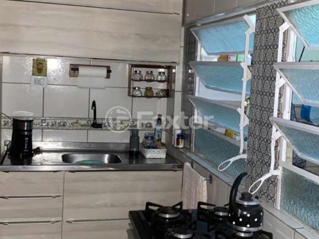 Casa, 2 dormitórios, 55 m², em Restinga