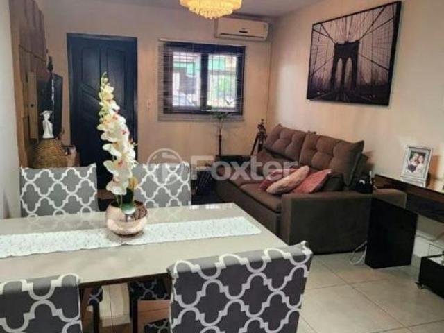 Casa, 2 dormitórios, 66.12 m², em Centro