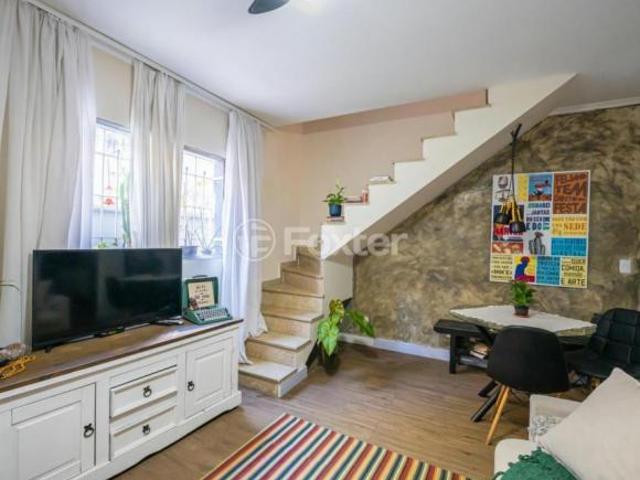Casa, 2 dormitórios, 67 m², em Vila Carmosina