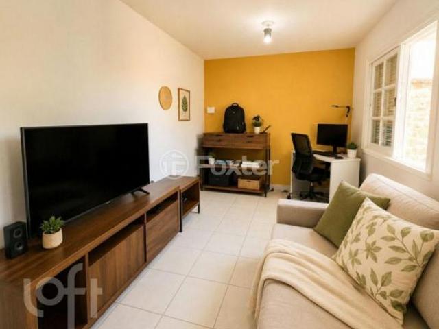 Casa, 2 dormitórios, 70 m², em Lami