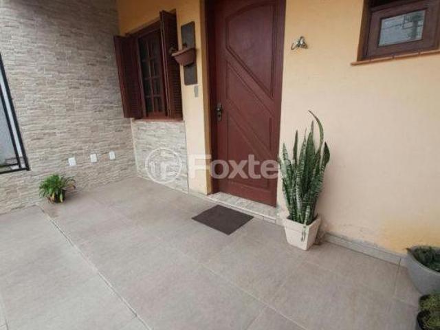 Casa, 2 dormitórios, 73.43 m², em Belém Novo
