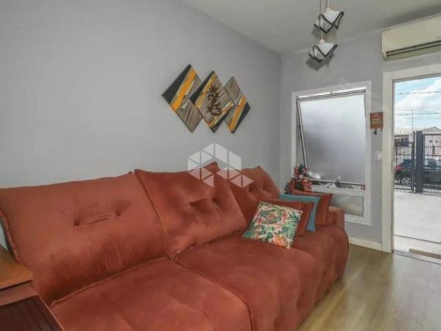 Casa 2 dormitórios com 2 vagas