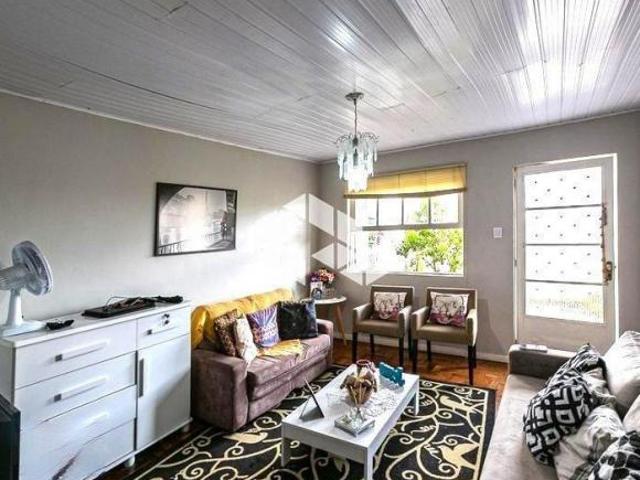 Casa 2 dormitórios com 68m² bairro Partenon