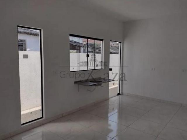 Casa 2 Dormitórios Cidade Salvador Jacareí