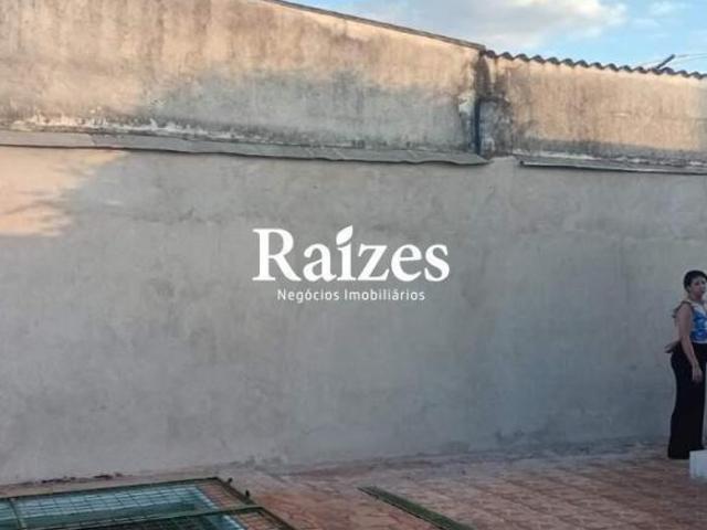 Casa 2 dormitórios à venda em Uberlândia Bairro Pacaembu, 193 m²