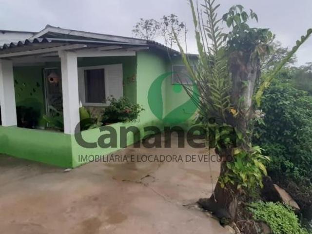 Casa 2 dormitórios Acaraú, próxima ao Centro para venda Cananéia / SP